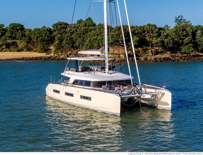Lagoon 65 Review + Virtual tour. Luxury catamaran also know as Lagoon ...