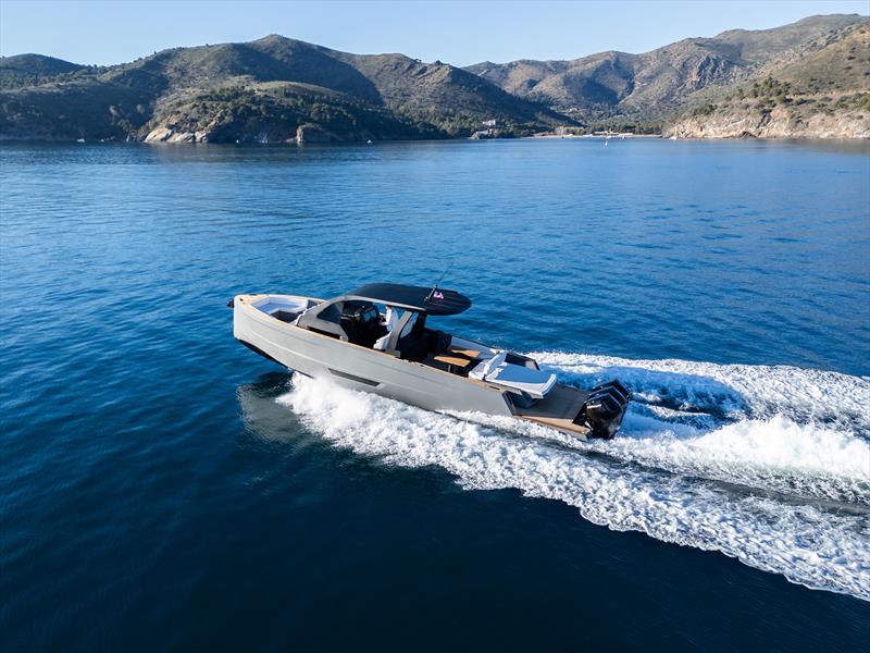 Maxim Yachts Makes Its First Appearance at the 2025 Dubai International ...